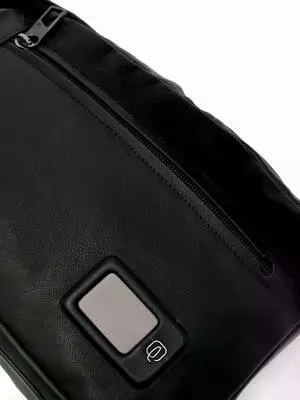 PIQUADRO Akron Leather Messenger Bag - Black