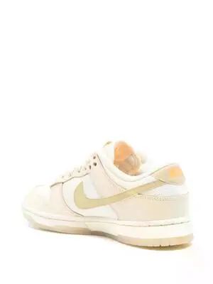 Nike Dunk Low Sneakers