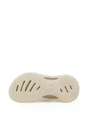 CROCS Echo Wave Sandals