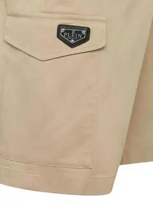 Philipp Plein Cargo Shorts With Logo Plaque - Neutrals