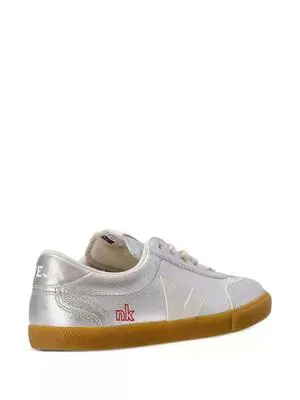 VEJA Volley Trainers