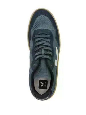 VEJA V-90 Trainers