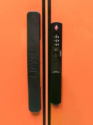 FLOYD Check-in Suitcase - Orange