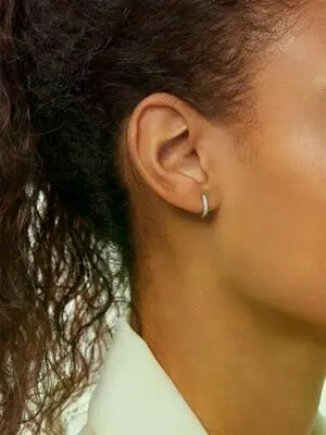 VEYNOU 14kt Yellow Mini Huggies Diamond Hoop Earrings