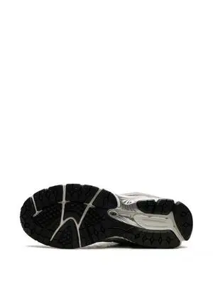 NEW BALANCE 2002r Sneakers