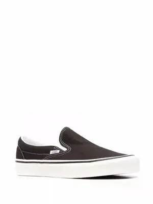 VANS Ua Slip-on Canvas Sneakers