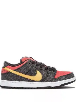 Nike Sb Dunk Low Premium Qs Walk Of Fame Sneakers - Brown