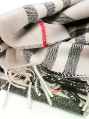 Burberry The Classic Check Cashmere Scarf