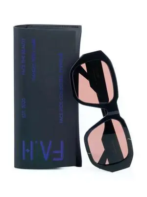 FACE.HIDE Oversized Sunglasses
