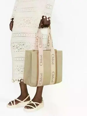 Chloé Medium Woody Tote Bag - Neutrals