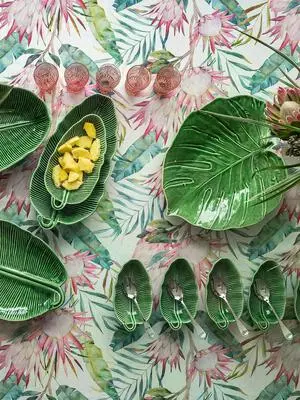 BORDALLO PINHEIRO Folhas Banana Leaf Dish