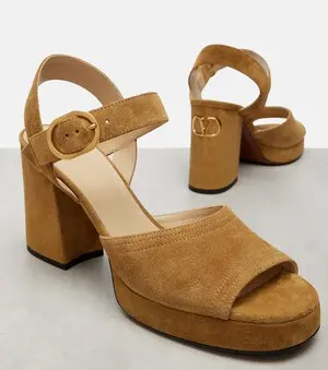 Valentino Garavani Fawcette 100 Suede Platform Sandals - Beige