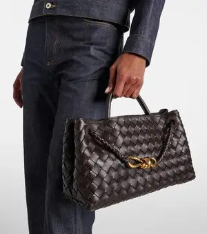 Bottega Veneta East-west Andiamo Leather Tote Bag