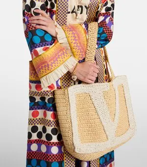 Valentino Garavani Viva Superstar Large Tote Bag - Beige