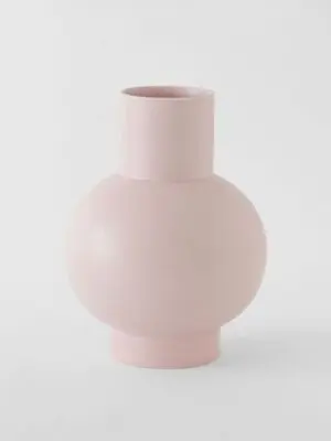RAAWII Vases Lifestyle - Blush Pink