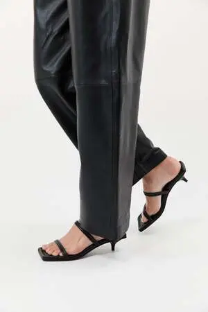 ST. AGNI Fine Strap Kitten Heel