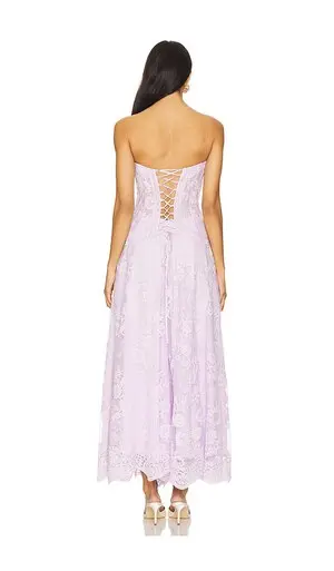 V. CHAPMAN Carolena Lace Set