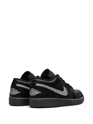 JORDAN 1 Low Sneakers - Black