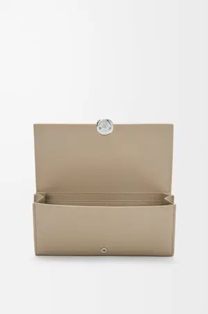 Loewe Pebble Continental Wallet In Mini Grain Leather Skin - Clay