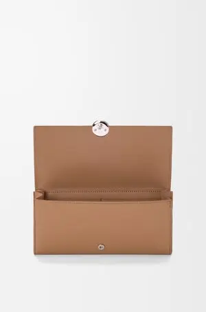 Loewe Pebble Continental Wallet In Mini Grain Leather Skin - Mocha