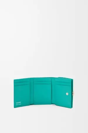 Loewe Pebble Trifold Wallet In Pebble Grain Leather Skin - Aquamarine