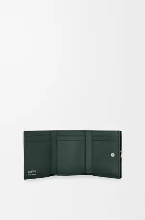 Loewe Pebble Trifold Wallet In Pebble Grain Leather Skin - Sherwood
