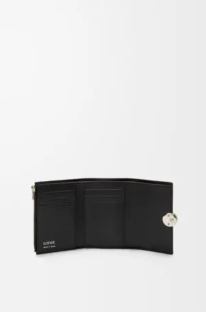 Loewe Pebble Small Vertical Wallet In Pebble Grained Leather Skin - Black