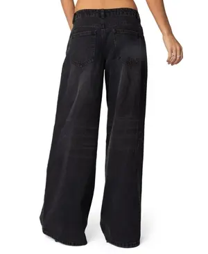 EDIKTED Pleated Low Rise Jeans