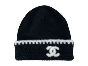 Chanel Cc Logo Laciness Beanie - Black/white
