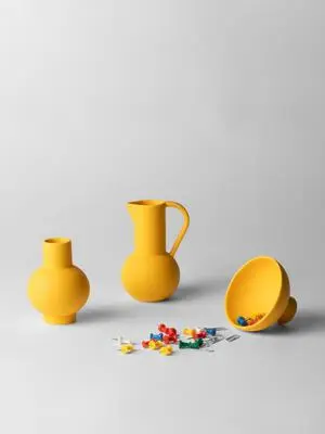 RAAWII Vases Lifestyle - Yellow