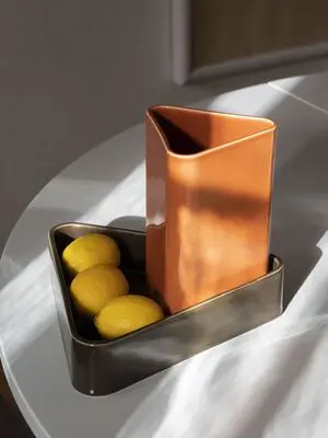RAAWII Vases Lifestyle - Coffee