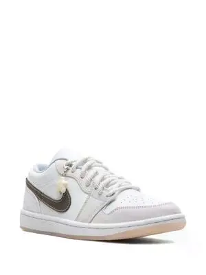 Nike Jordan 1 Low Sneakers