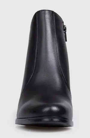 MANELA Leather Chelsea Boot