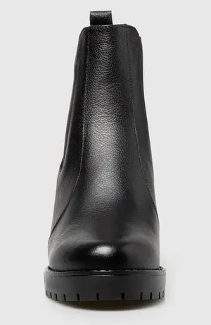 MANELA Pera Block Heel Chelsea Bootie
