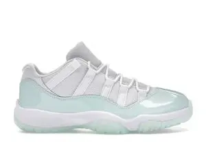 JORDAN 11 Retro Low Sneakers