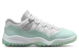JORDAN 11 Retro Low Sneakers