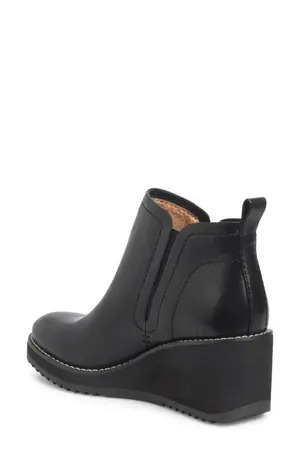 SOFFT Emeree Wedge Bootie