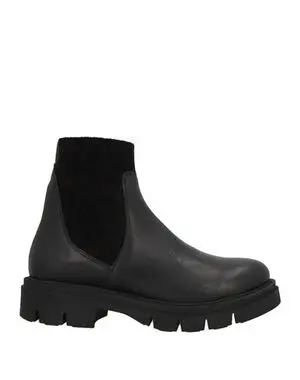 NILA & NILA Leather Chelsea Boots