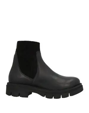 NILA & NILA Leather Chelsea Boots