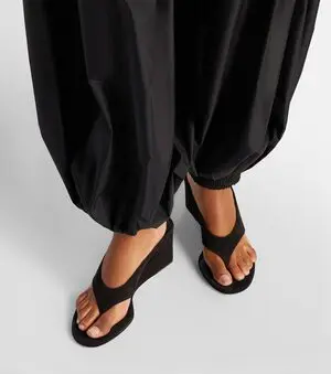 Alaïa Cube 75 Suede Wedge Thong Sandals - Black