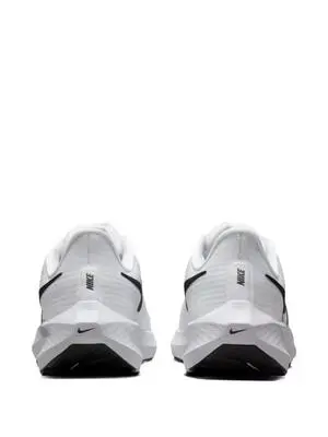 Nike Air Zoom Pegasus 39 Tb Sneakers - White