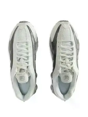 Nike Shox R4 Sneakers - Grey