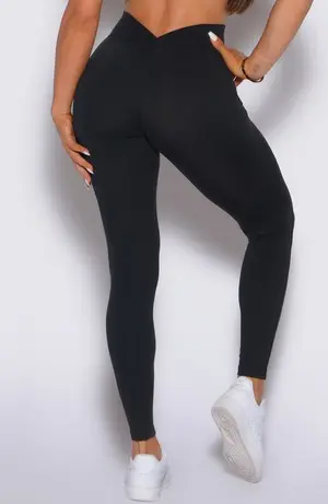 BOMBSHELL SPORTSWEAR V Back Leggings