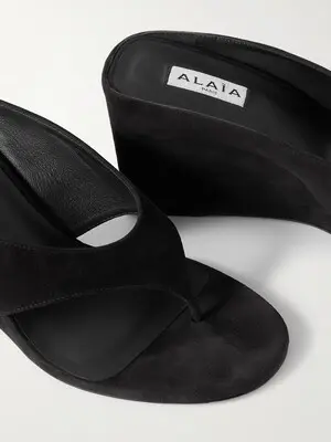 Alaïa Tong 75 Suede Wedge Sandals - Black