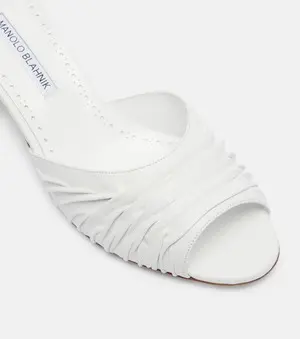 Manolo Blahnik Piruabar 50 Ruched Leather Mules - White