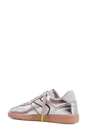 SHU SHOP Sylvia Lace-up Sneakers