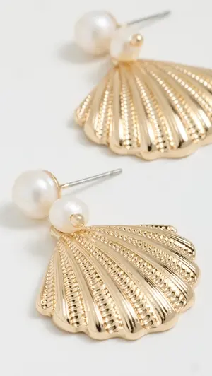 Ettika Scallop Shell And Pearl Drop Earrings - Gold