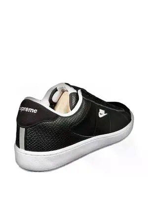 Nike X Supreme Sb Tennis Classic Sneakers - Black