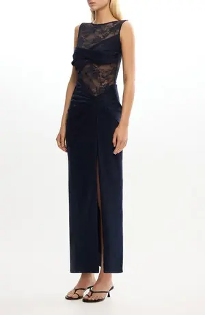 Significant Other Nida Sleeveless Stretch Lace Gown