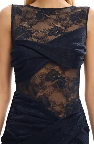 Significant Other Nida Sleeveless Stretch Lace Gown